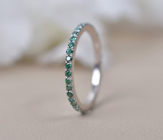 How to Take Off Earrings: Tips and Tricks – LAMANTJEWELS