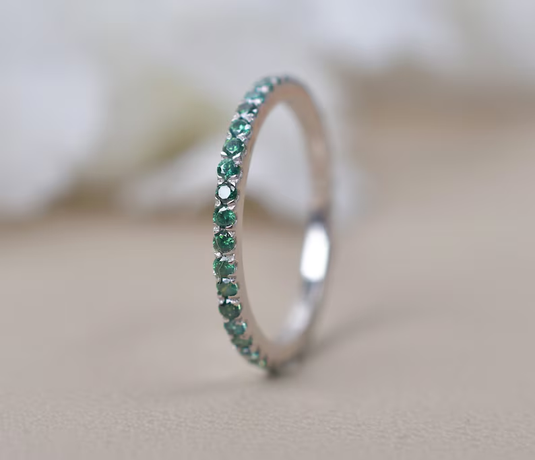 How to Take Off Earrings: Tips and Tricks – LAMANTJEWELS